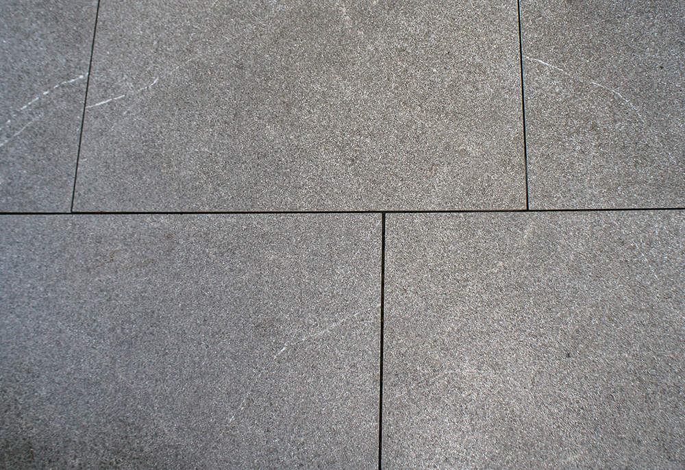 Bodenplatten bearbeitet - NATURA STEIN AG